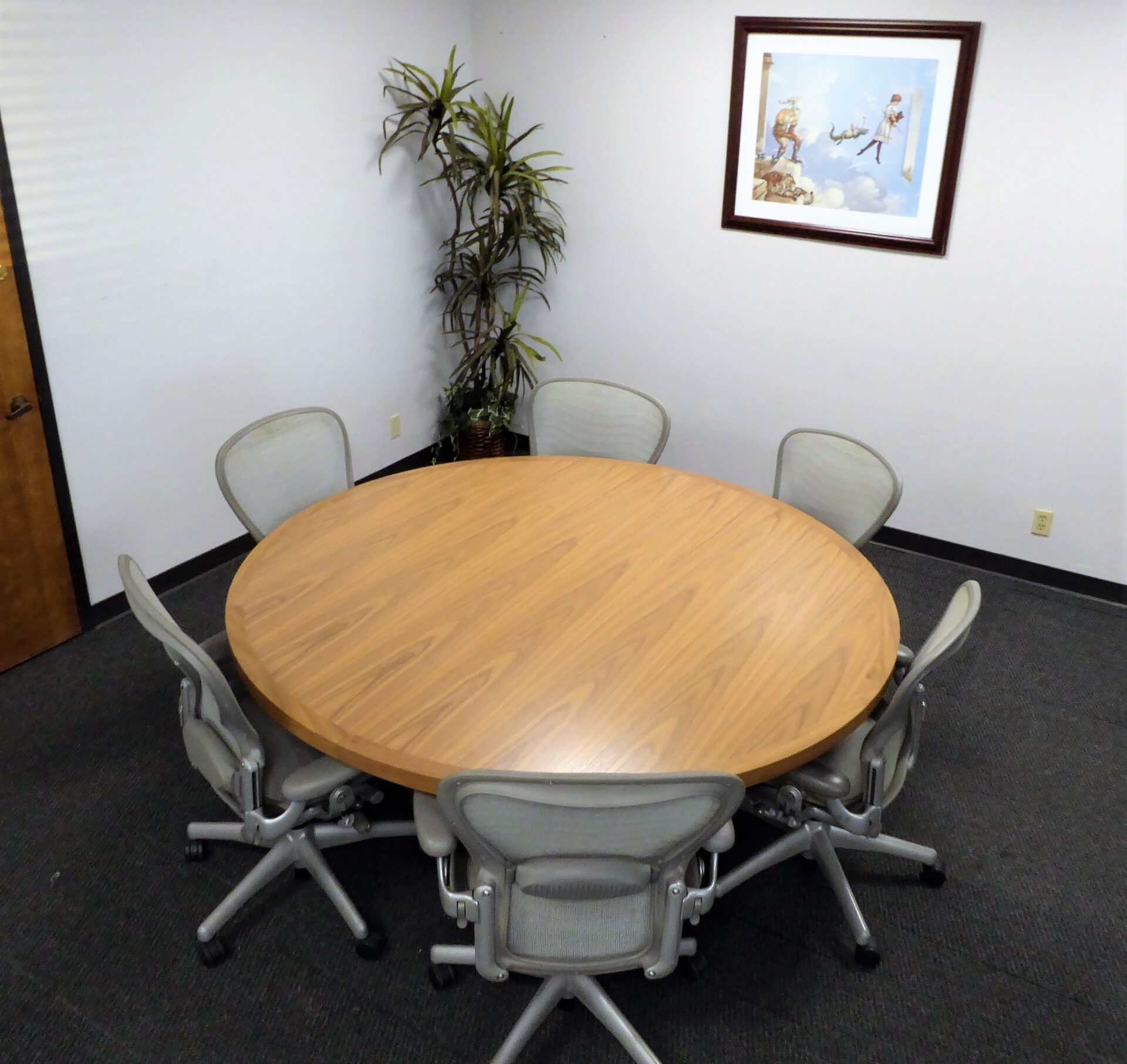 Steelcase 72″ Round Table with 36″supporting base 30″H - Solutions ...