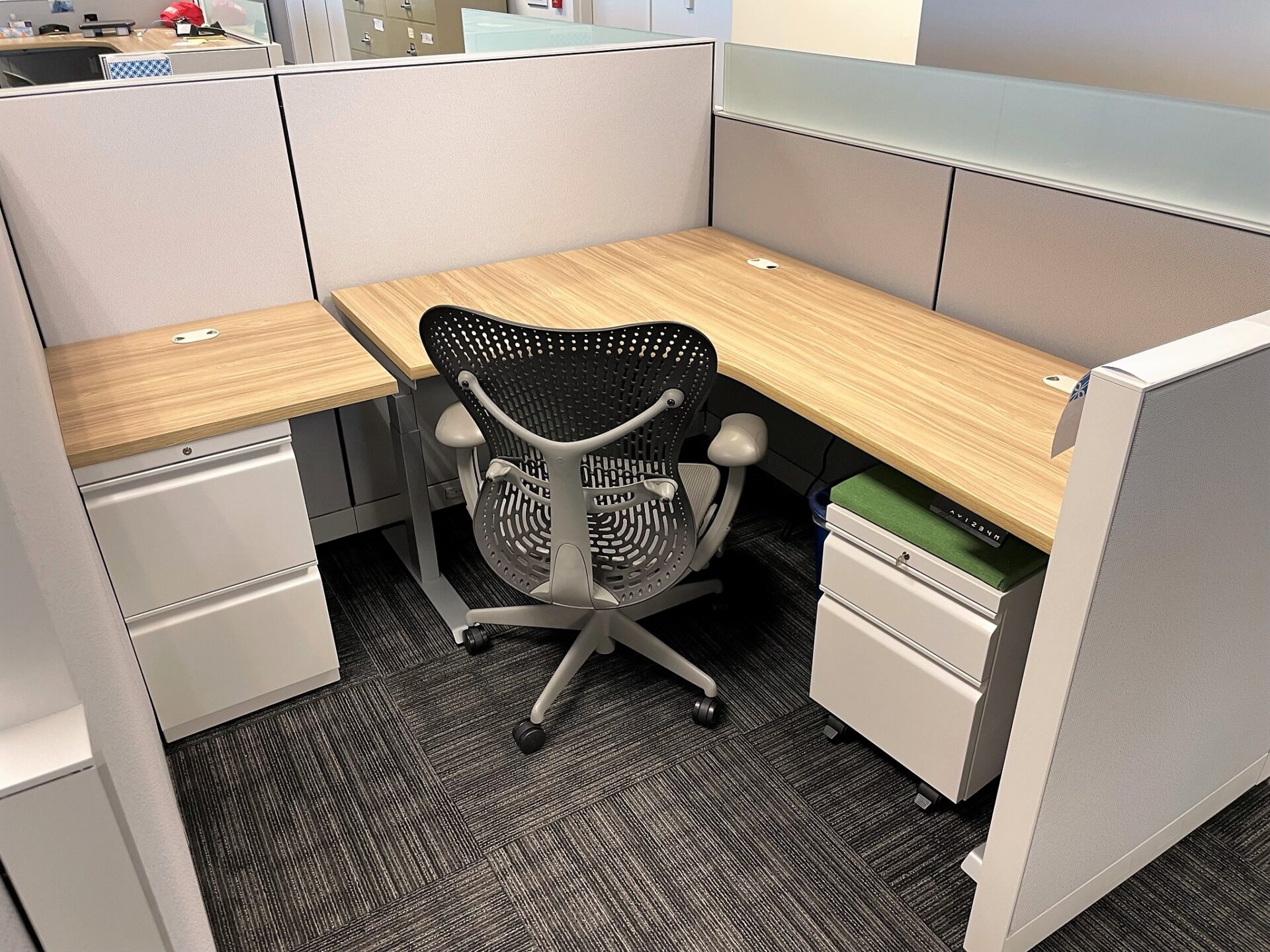 Allsteel 6×6 , Seated Privacy Workstation with Height Adjustable Base ...