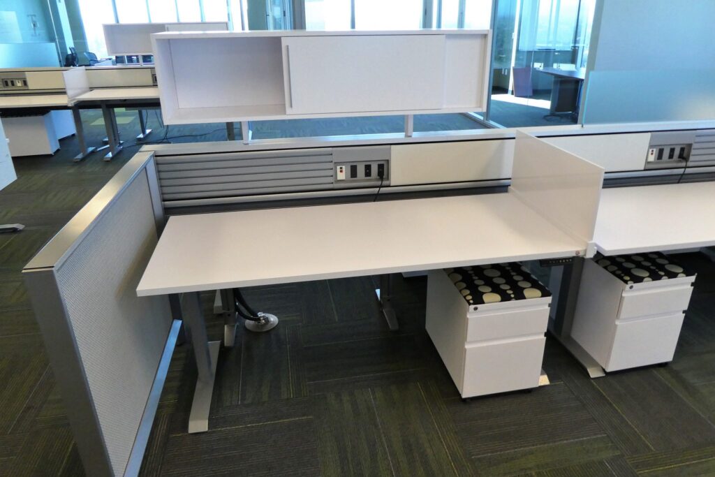 Knoll, Sit to Stand Workstations with Beltline Power and Data ...