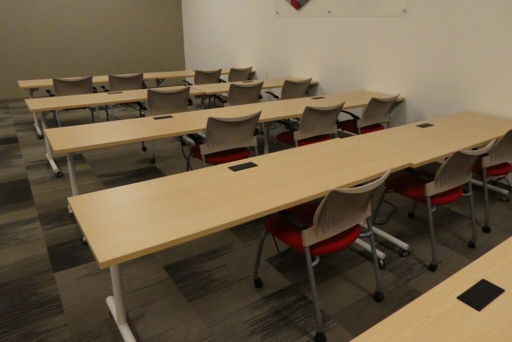 Teknion, Training Table, Nesting with power modules 72"x24" - Solutions ...