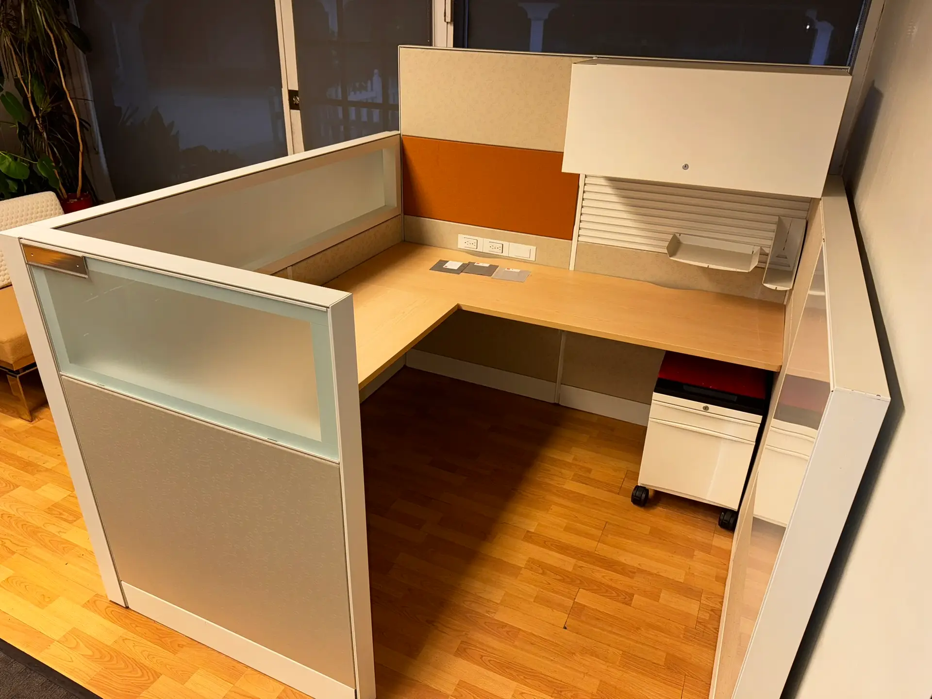 Teknion Leverage: Transform Your Office with 85 Cubicles